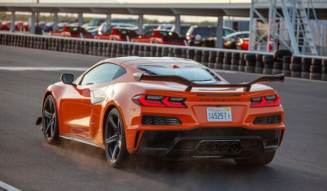 Chevrolet Corvette Kisah Mobil Klasik Sampai Mobil Futuristik